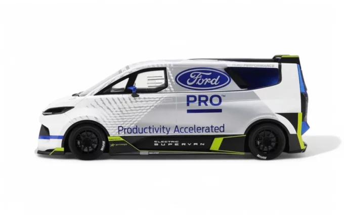 Ford Transit SuperVan 4 2000hp 1:18 model car Schuco 450066300 - Modelkars