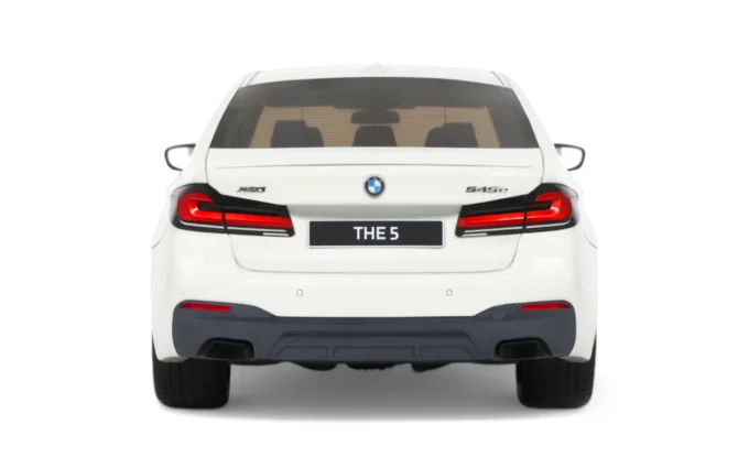 BMW 545e xDrive M Sport 1:18 model car GT Spirit GT496 - Modelkars