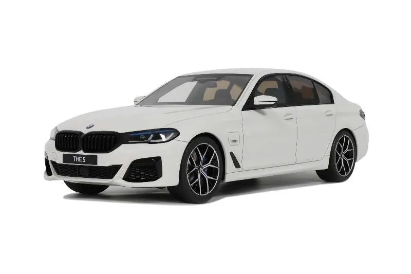 BMW 545e xDrive M Sport 1:18 model car GT Spirit, Pre-orders GT496 ...